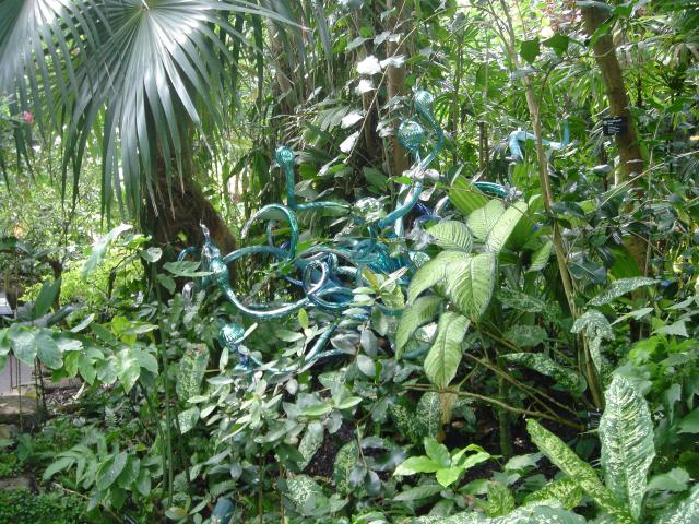 Glass in the Garden: Vitreous Parallel Botany in the Show Me State