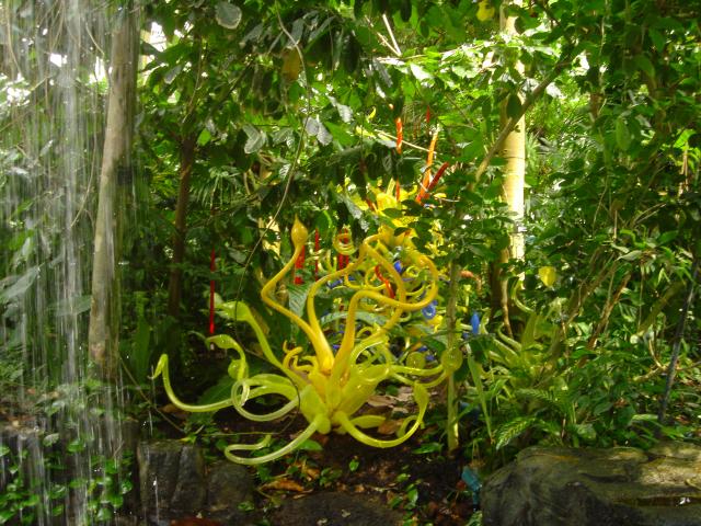 Glass in the Garden: Vitreous Parallel Botany in the Show Me State