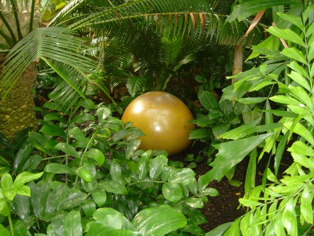 Glass in the Garden: Vitreous Parallel Botany in the Show Me State