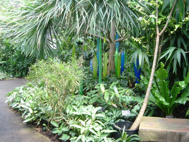 Glass in the Garden: Vitreous Parallel Botany in the Show Me State